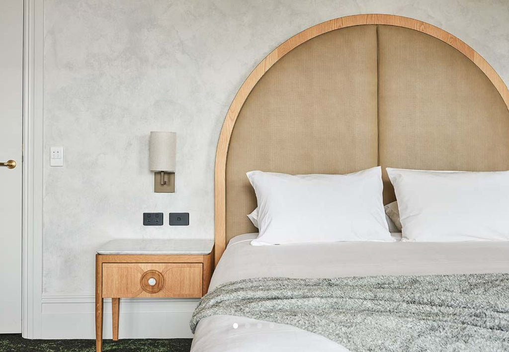 Victoria Arch Bed – Zuster Furniture