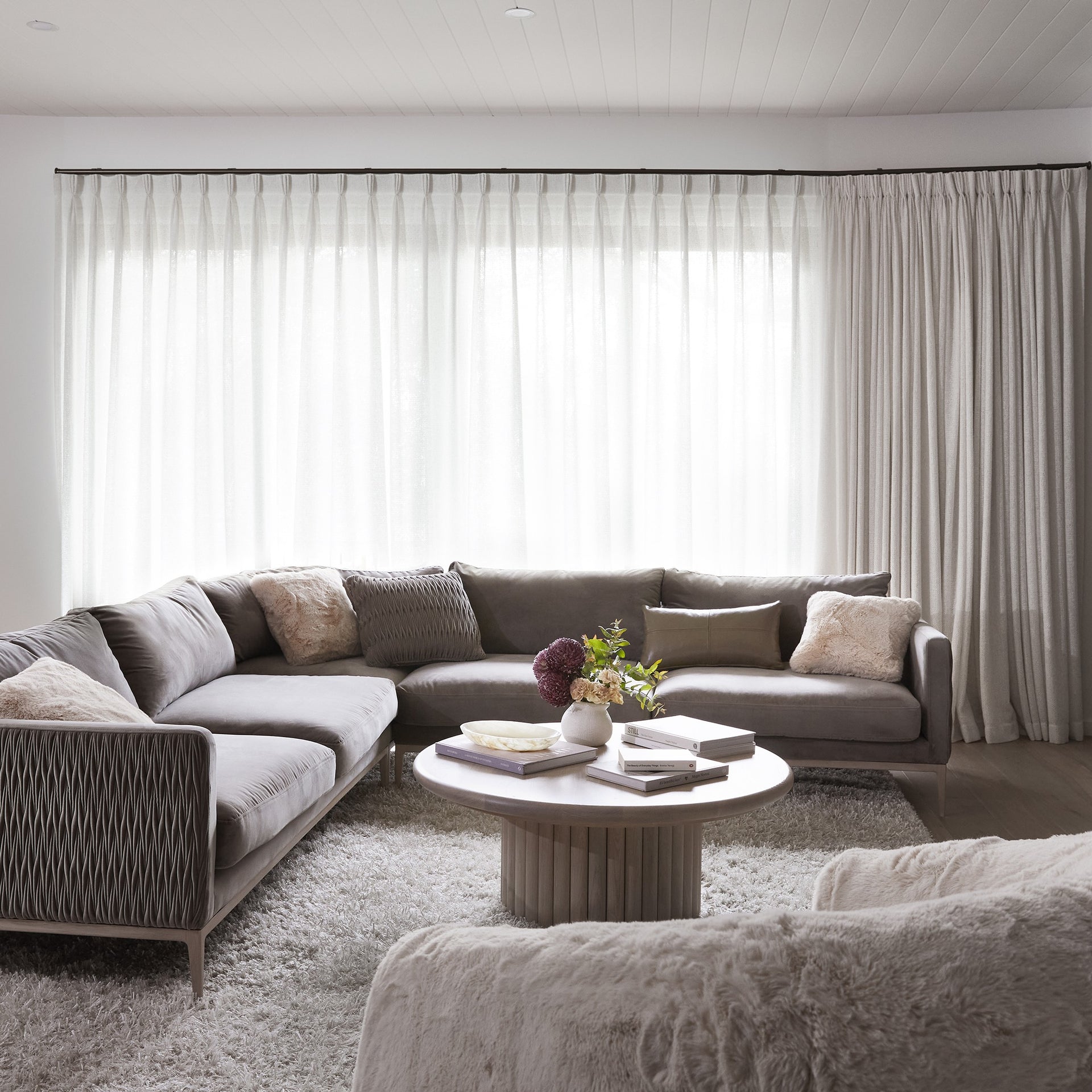 Jewel Timber Coffee Table – Zuster Furniture
