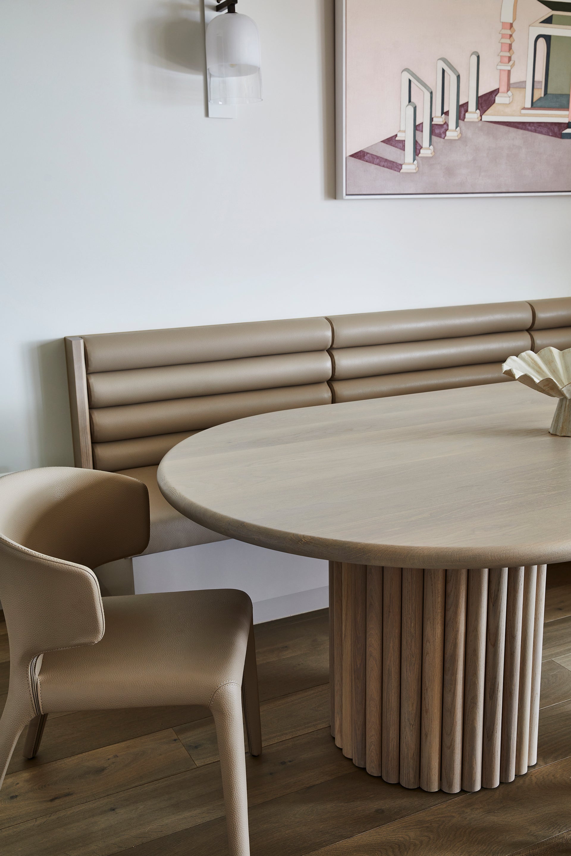 Jewel Scalloped Dining Table – Zuster Furniture